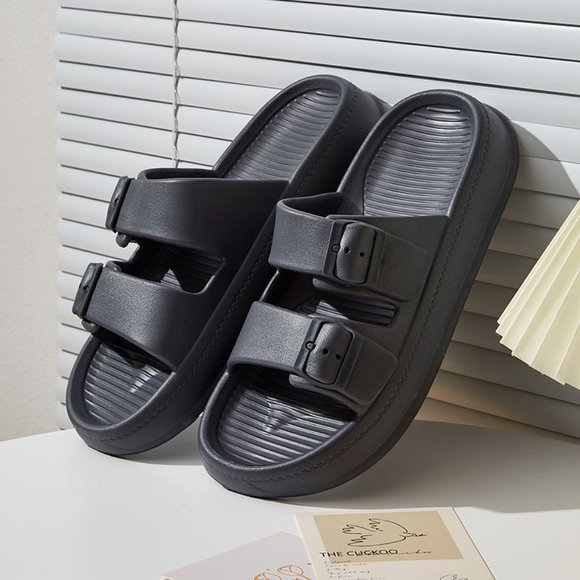 Comfyluxe | Shoes | Nwt Sun Slides Poolside Cruise Vacation Solid Black ...
